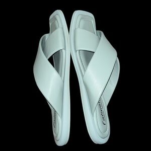 L'INTERVALLE | Shoes | Lintervalle Sage Green Cross Sandals In Size 9 ...